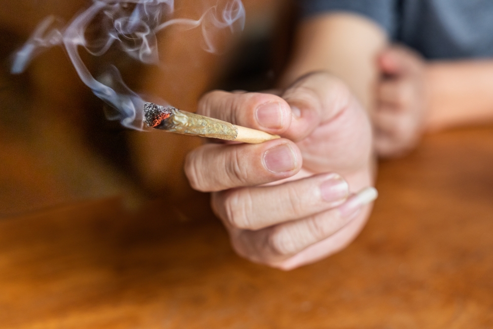How to Prepare & What to Expect First-Time Smoking Marijuana
